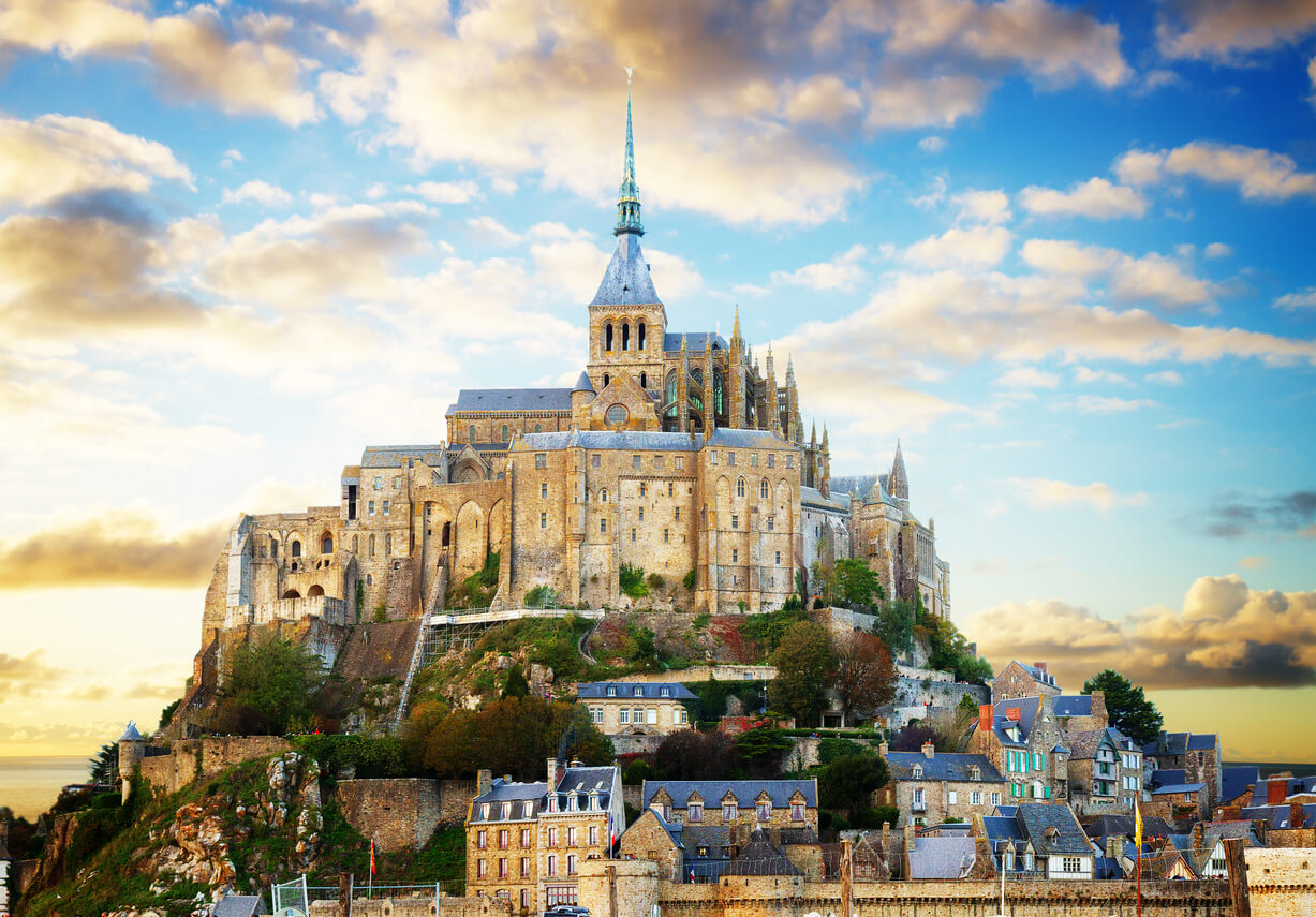 Mont Saint-Michel: Tide Times For 1 Year: 2026, 2027 | SeaTemperatu.re
